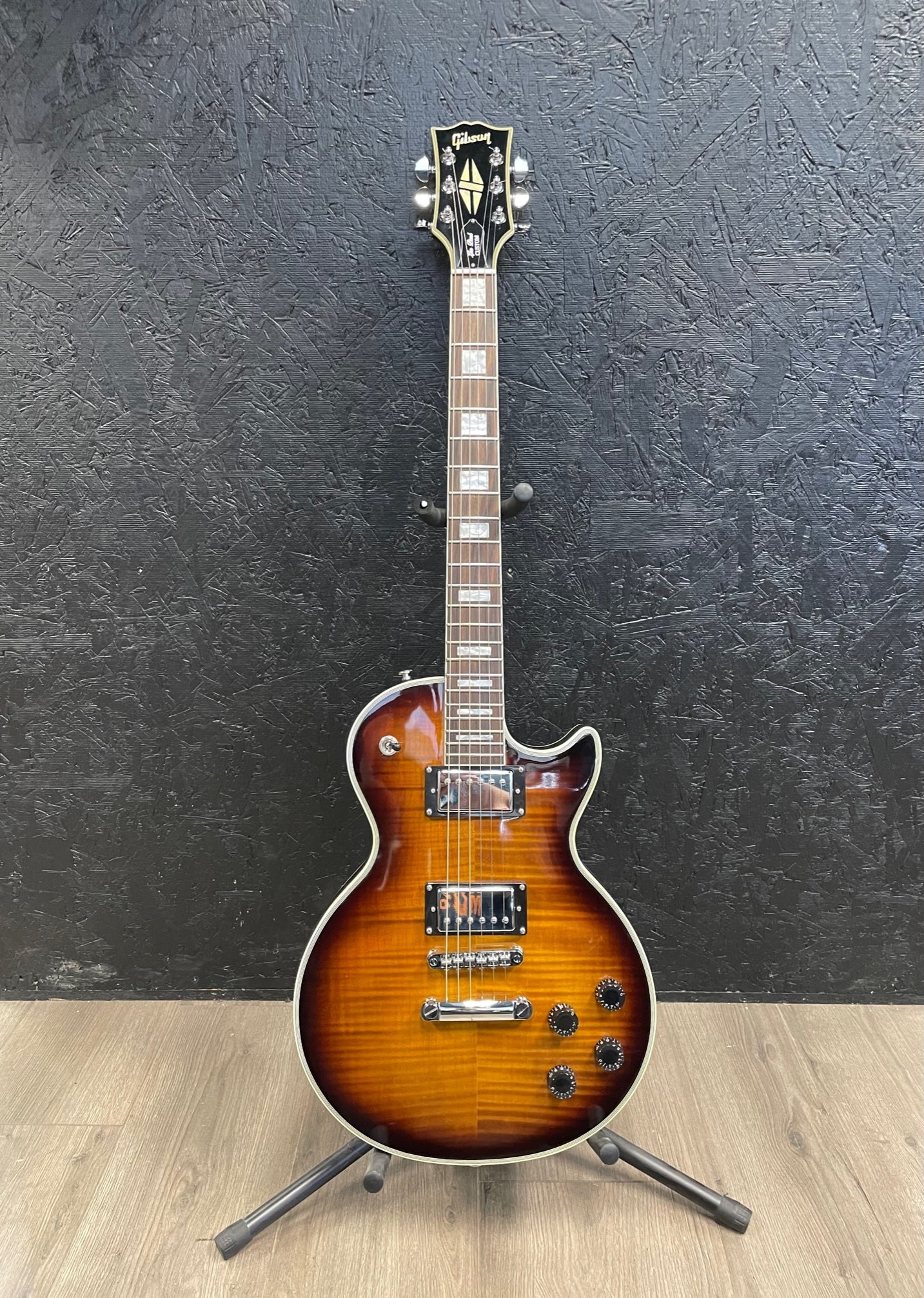 Chibson Less Pall FT | Guitar Hi-Fi