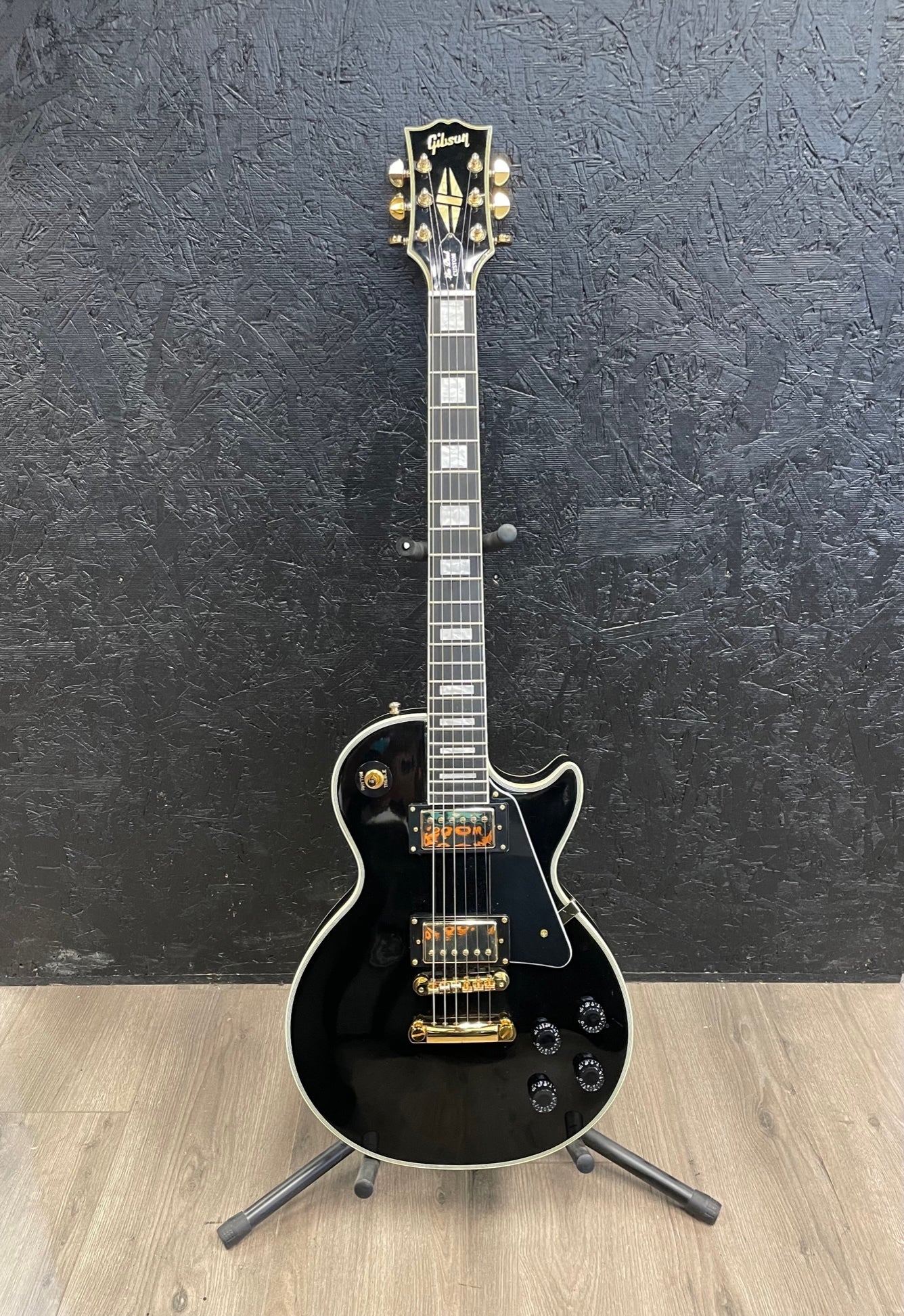 Chibson Less Pall Custom | Guitar Hi-Fi