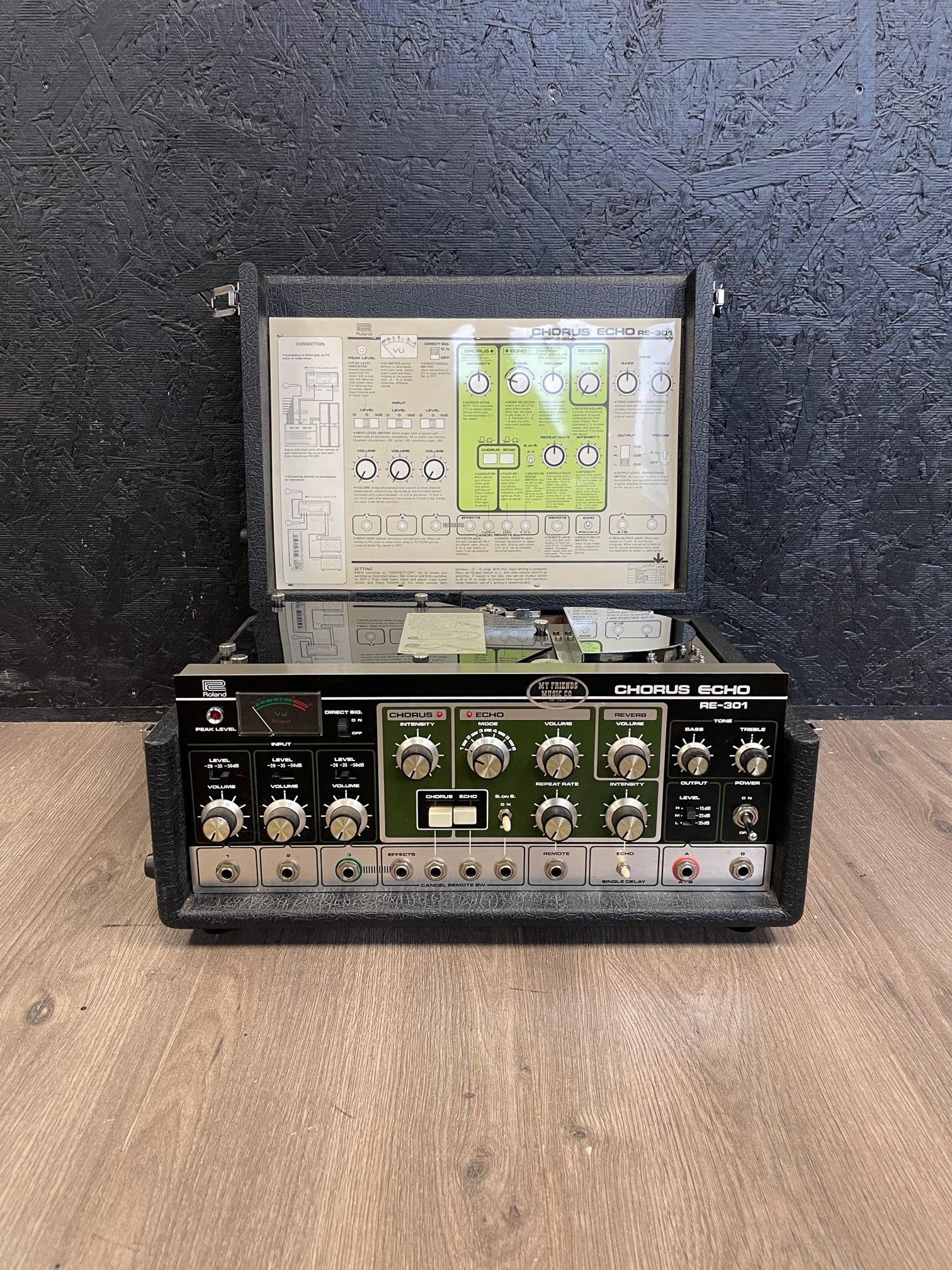 Roland RE-301 Space Echo | Guitar Hi-Fi